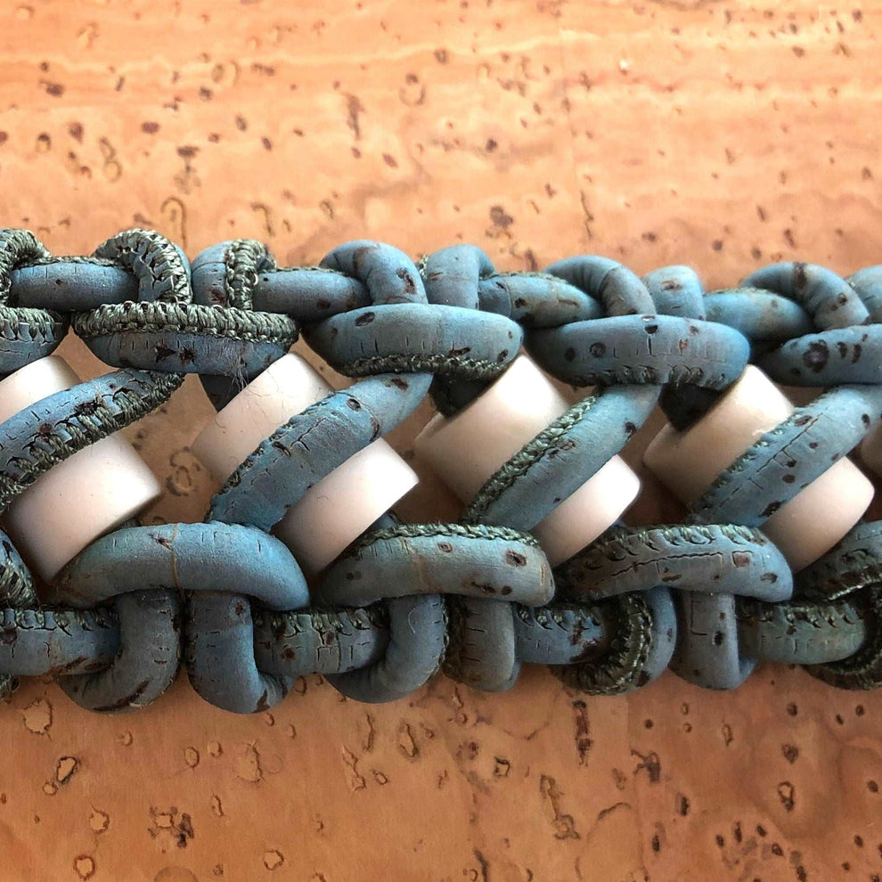 Wide EM Dog Collar Natural Tick Protection – EM Campers and Canines